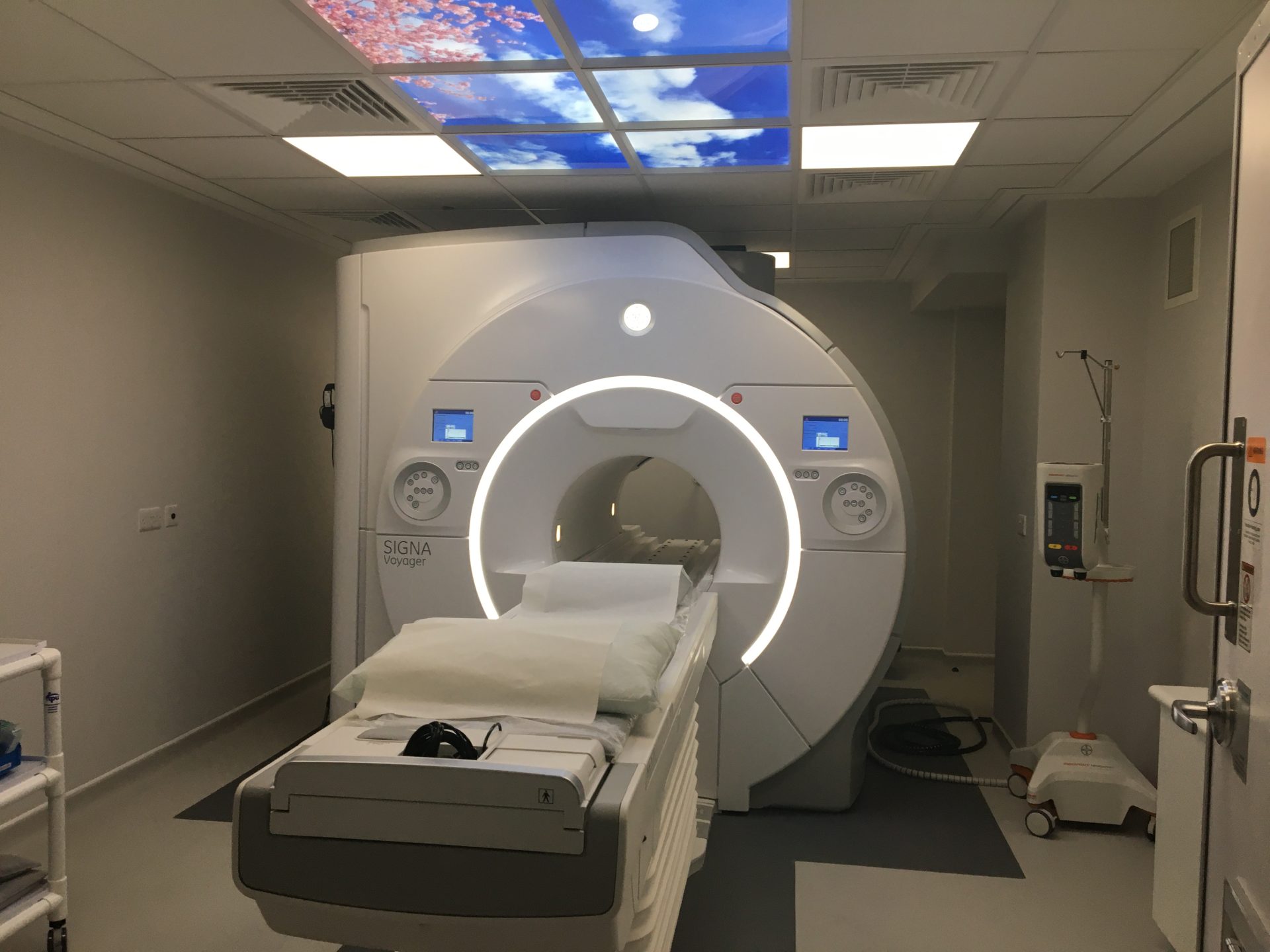 Hendon Hospital gets new top of the range MRI scanner