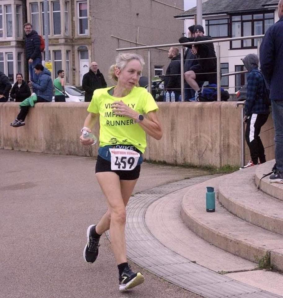 Blind runner qualifies for London Marathon in able-bodied performance ...